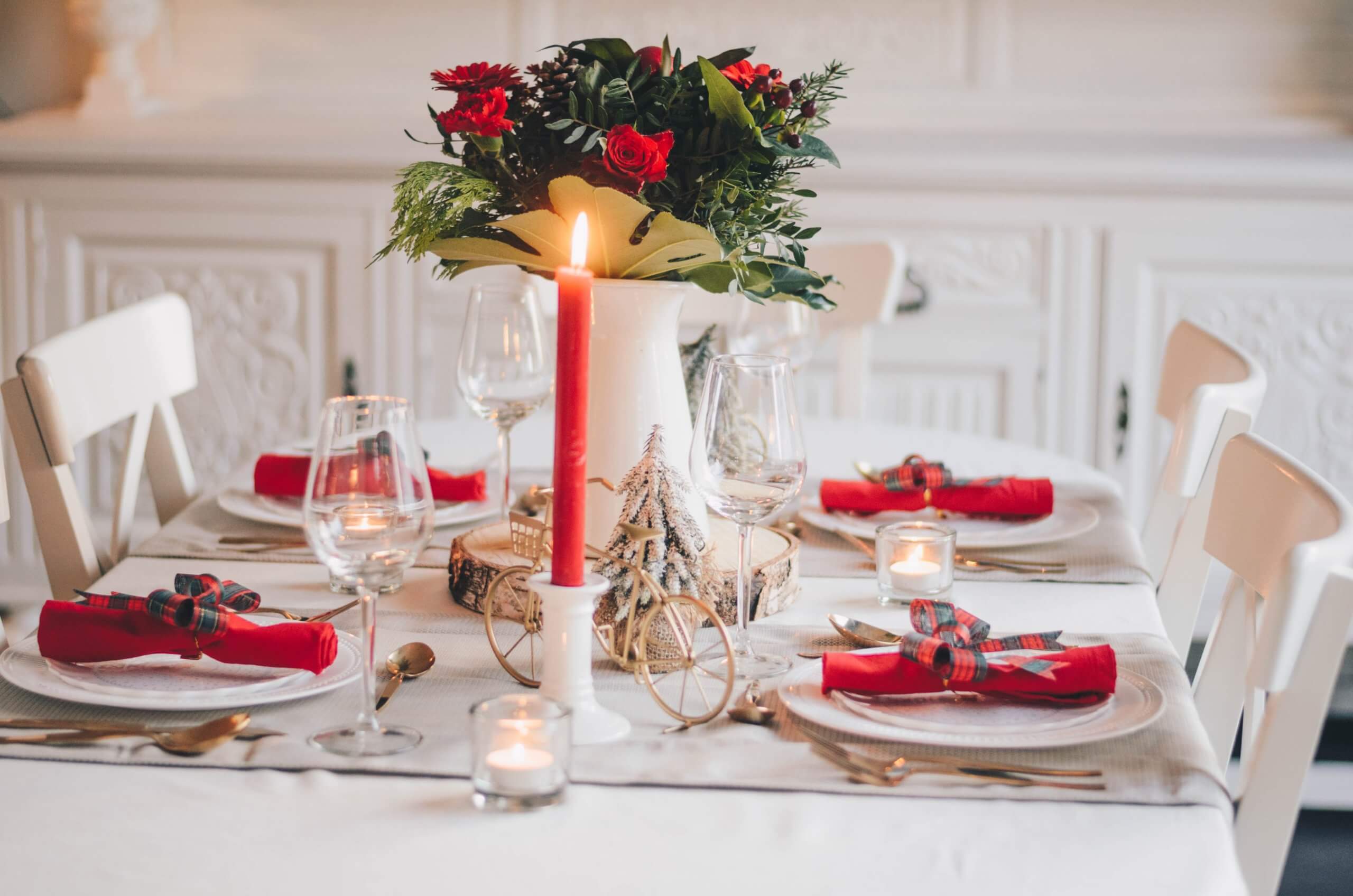 10 Tips for a Successful Holiday Dinner Party - Vibrant Occasions Catering